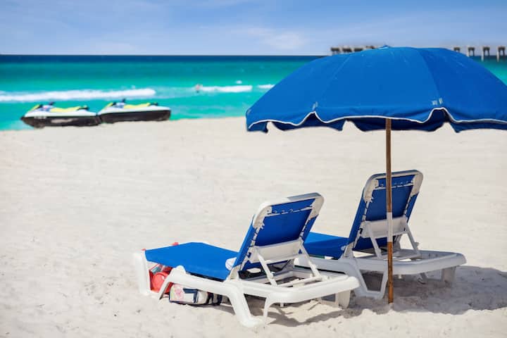 Beachfront Panama City Stay + Pool & Free Parking - Panama City Beach, FL