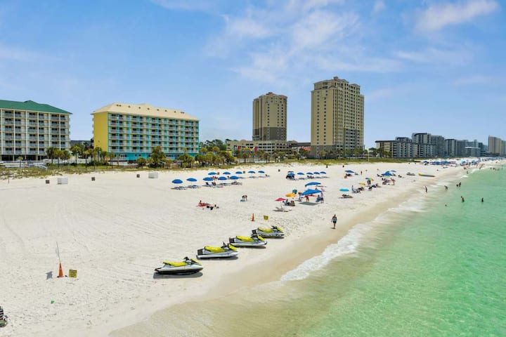Steps To Panama City Beach + Free Parking & Pool - Panama City Beach, FL