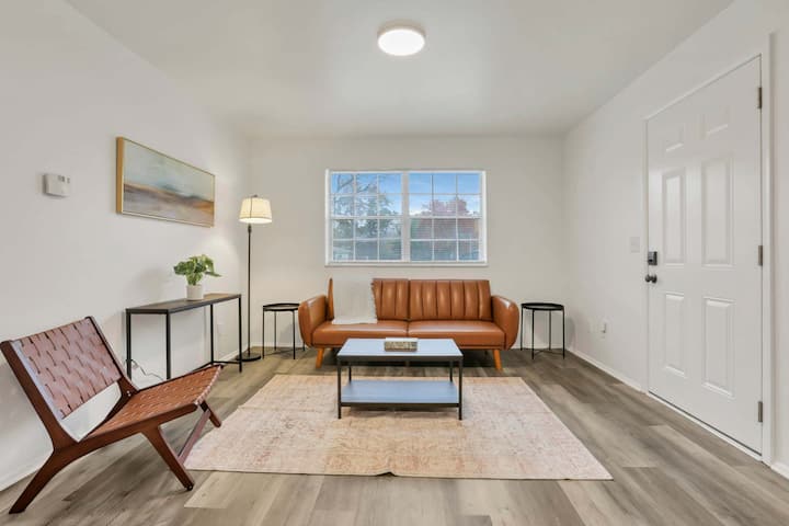 3br Home Near Columbus | Garage + Shared Yard - New Albany, OH