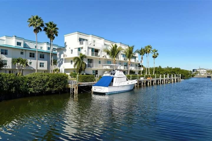 Luxe Waterfront Townhome: 4 Decks & New Interior - Boca Grande, FL