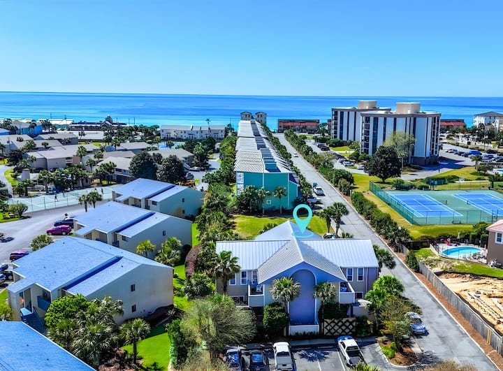 Walk To Beach, Private Access, Heated Pool, Grill - Destin, FL