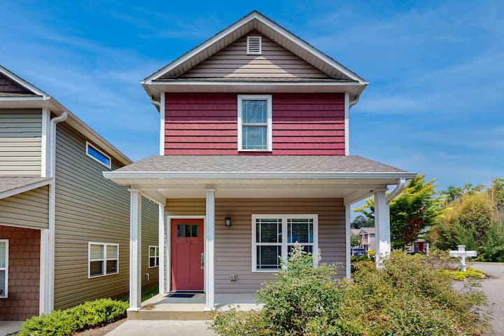 Downtown 2br | Deck | Washer/dryer - Asheville, NC