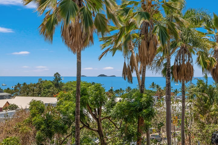 Infinite Blue - Airlie Beach