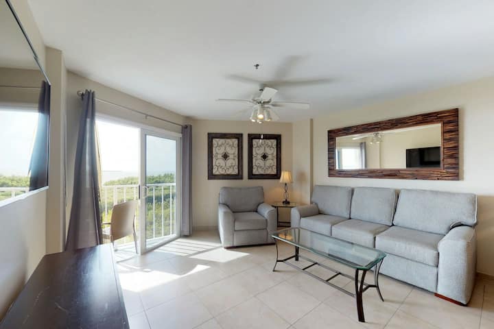 2br Oceanfront | 4th-floor | Pool | Balcony - The Bahamas
