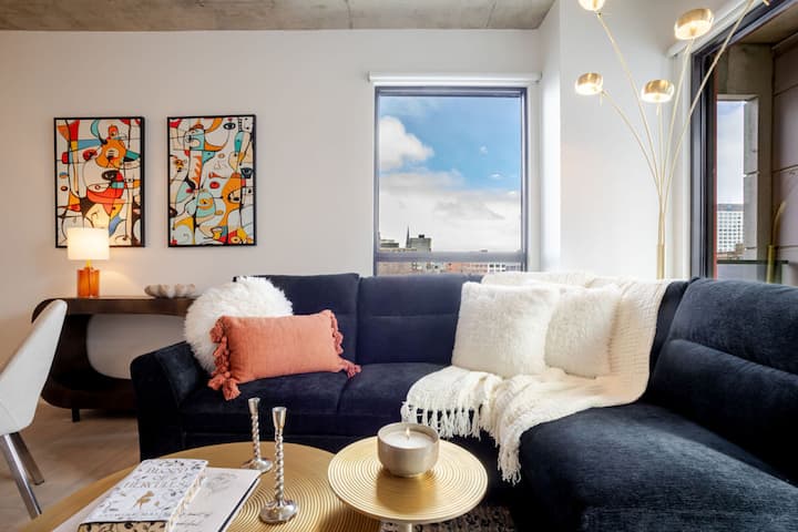 Bright Downtown Loft | Parking On‑site - Montréal, QC