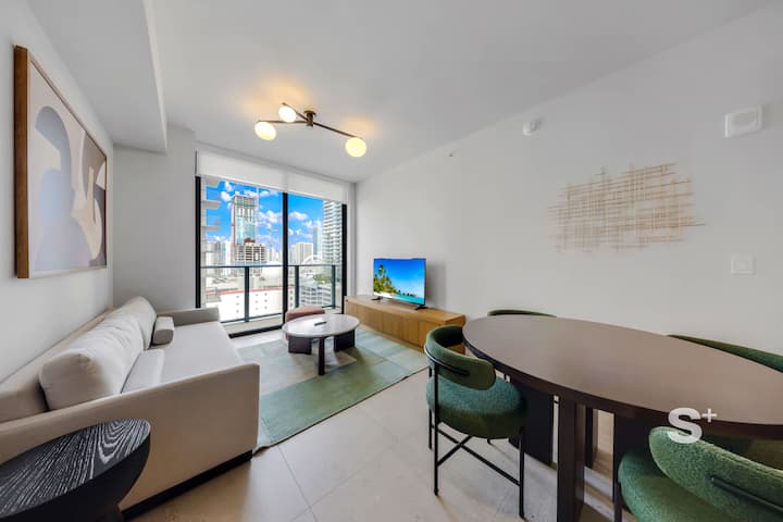 Elegant Condo In Dtw Miami | Pool & Gym - Miami, FL