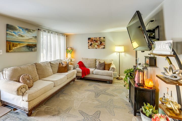 Pet Friendly, Private! Multi-level Brookline Home - Pittsburgh, PA