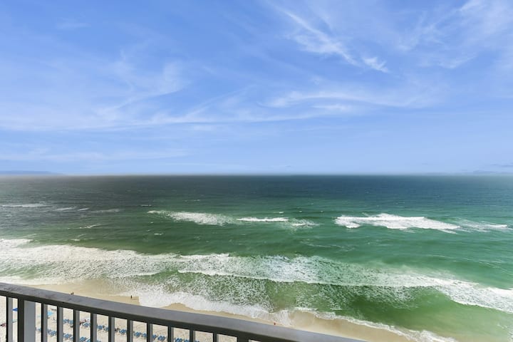 Elegant 2br | Gulffront Views | Pools | Hot Tubs - Panama City Beach, FL