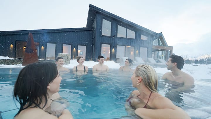 Private Nordic Spa Estate & Winery - Port Franks