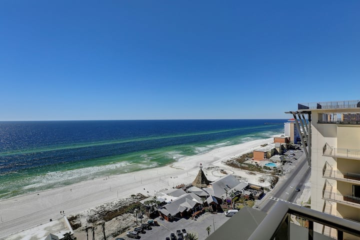 Oceanfront 15th-floor 3br With Pool & Hot Tub - Panama City Beach, FL