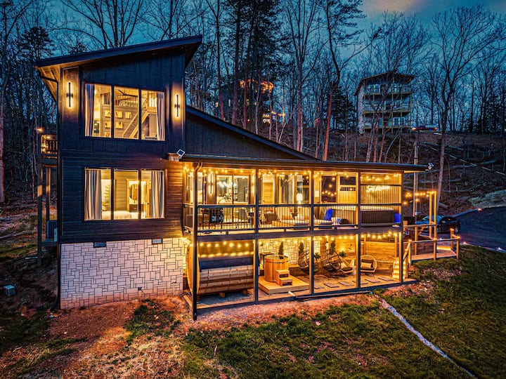 Romantic Couples Cabin • Sauna+cold Plunge+hot Tub - Pigeon Forge, TN