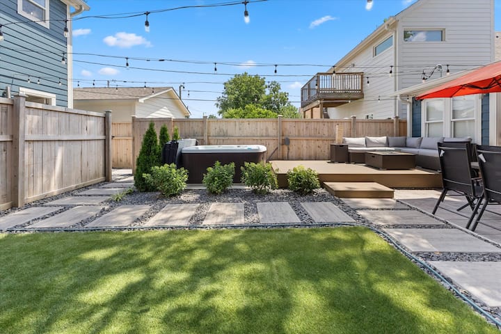 Farm House & Carriage House Dt Indy With Pool Tabl - 인디애나폴리스