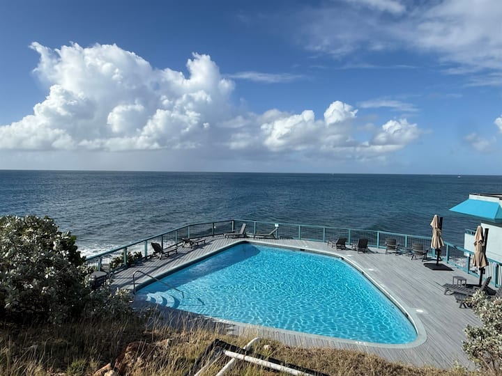 2 Bed, 2 Bath, Ocean Views, 3 Pools, Walk To Beach - Saint Thomas