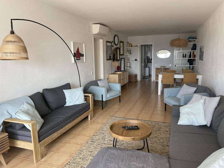 Apartamento Con Terraza En Zona Tranquila - Cadaqués
