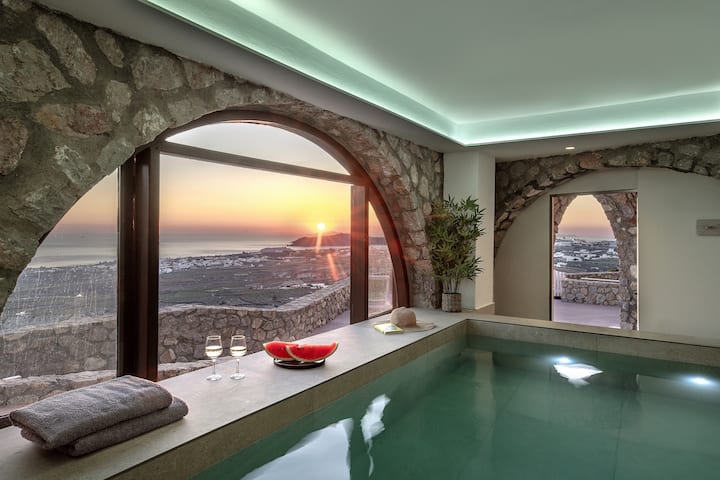 Villa - Sleeps 5 - Private Heated Pool-parking - Пиргос