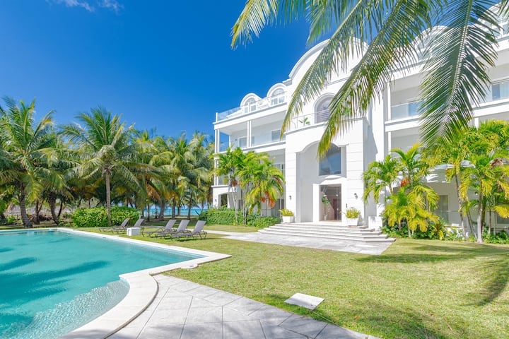 Beach Front At Love Beach 3br Beach Front - Pool - The Bahamas