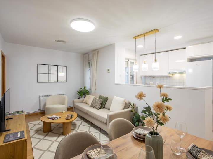 3 Bedroom Apartment In The City Center - Getafe