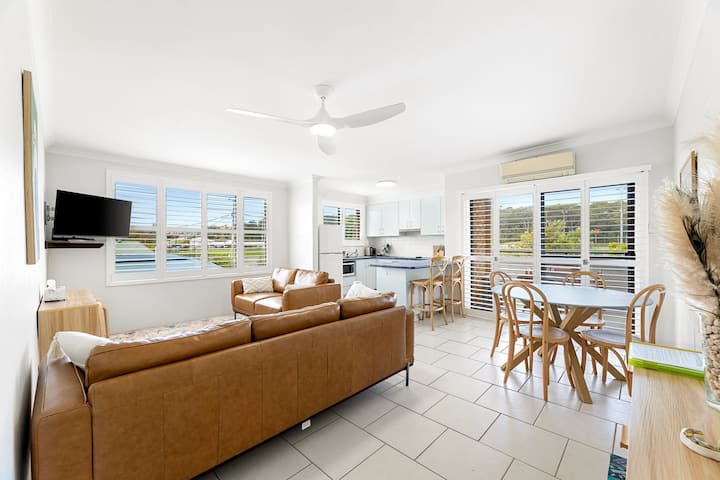 Apollo Unit 5 - 1st Floor - A Block - Narooma