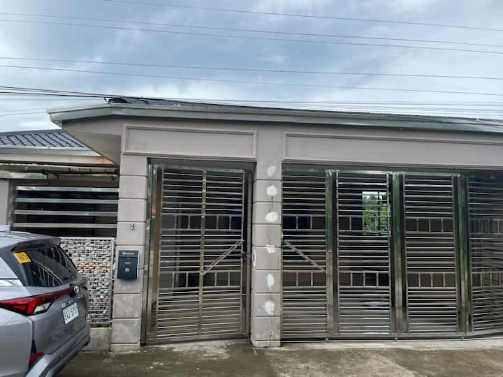 Charmante Maison De 3 Chambres à Louer à Camarines - Daet