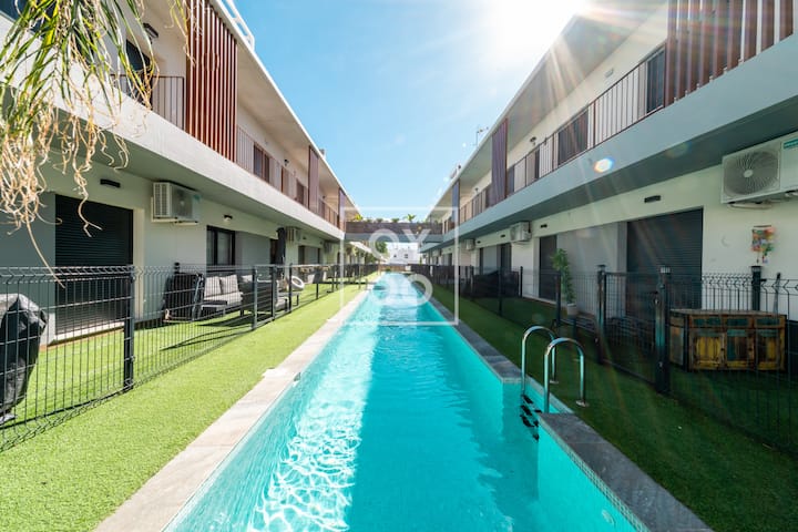Chic Swim-up Apt, 40m Pool Channel, Ground Floor - Pilar de la Horadada