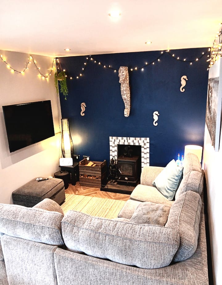 3 Bed Chalet Sleeps 6 Pets Garden Log Burner - United Kingdom