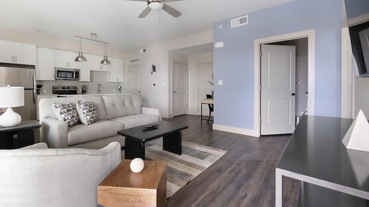 Landing | Amazing 2bd, Gym - Fort Myers, FL