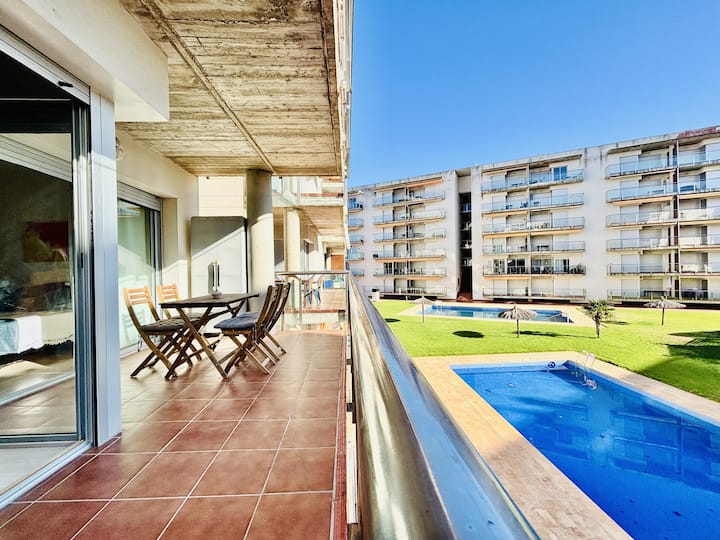 Appartement Avec Terrasse, Piscine Et Parking - Roses