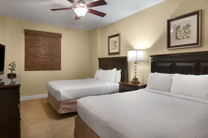 Oceanfront 1br Stay | Steps From Barefoot Landing - North Myrtle Beach, SC