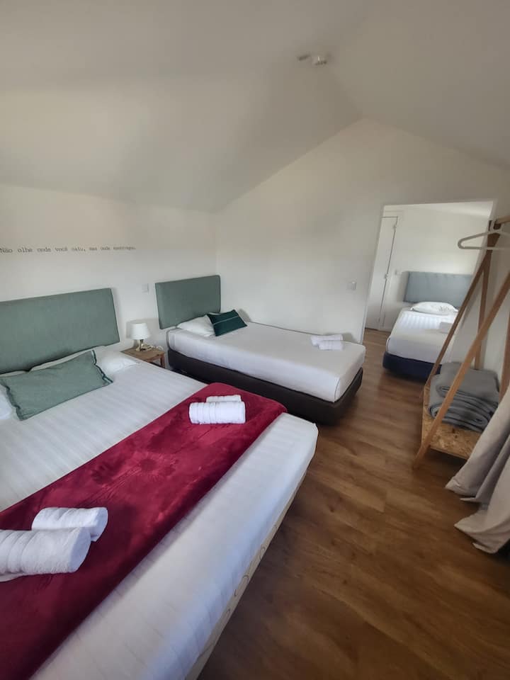 Quadruple-confort-sdb Privée Avec Douche-vue Sur R - Fatima