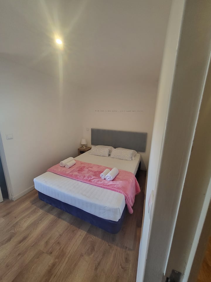 Twin-basic-sdb Privée Avec Douche-pas De Vue - Fatima