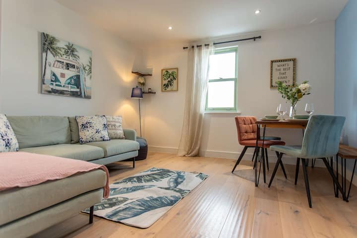 Beautiful Home In Portland By The Beach, Sleeps 6! - Weston