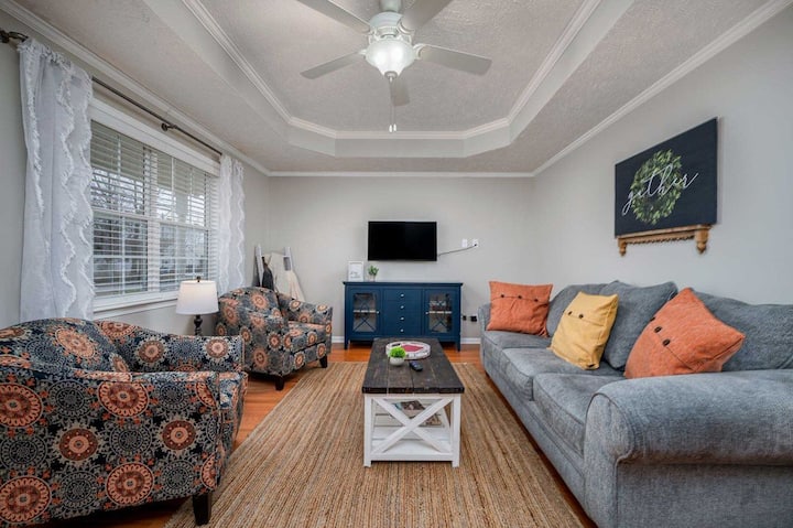 Manchester Stay — Hike, Relax, Explore - Bonnaroo Music And Art Festival