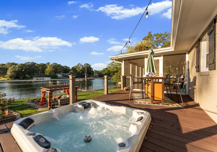 Lakeside Gem | Dock, Hot Tub & Firepit Escape - Denver, NC