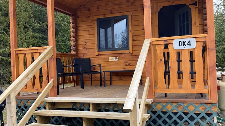 Deluxe Cabin 4 - Sleeps 6 - Mackinac Island, MI