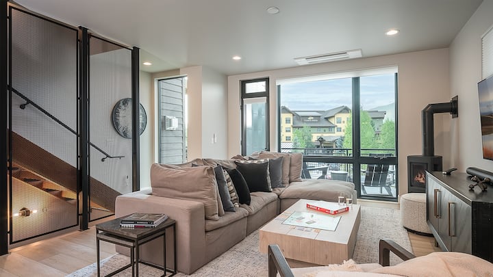 Rooftop Hot Tub + Ski Views | Canton House - Steamboat Springs