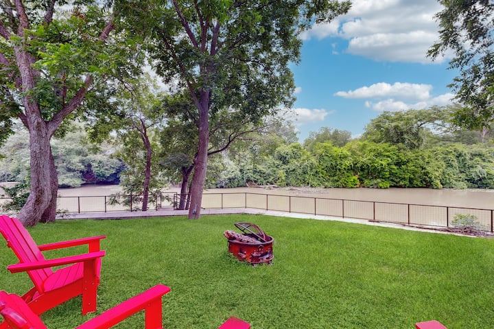 4br Riverfront Retreat | Movie Room | Firepit - Seguin, TX