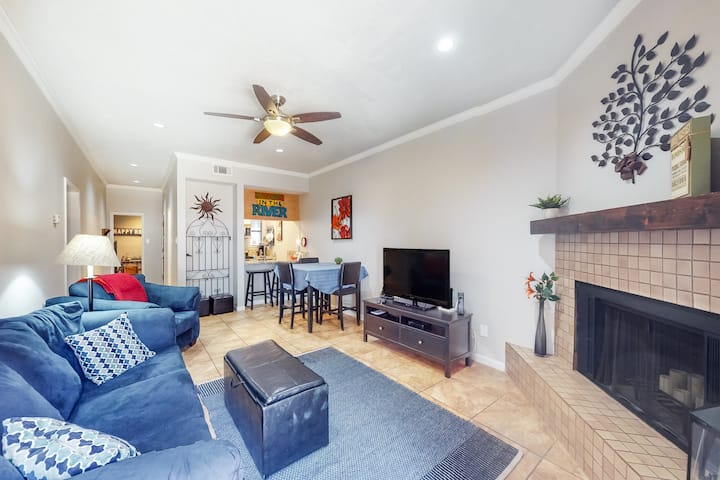 2br 1st-floor | Balcony | Pool | Hot Tub - New Braunfels, TX