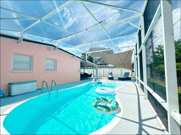 Perfect Cruise Stay W/ Heated Pool – Family Home - Merritt Island, FL