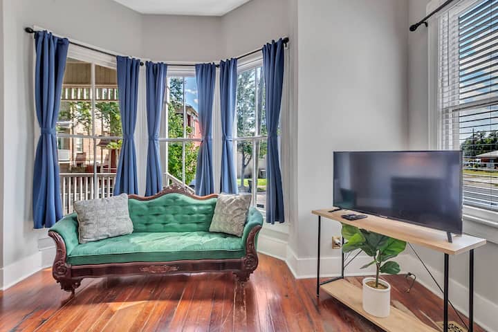 Spacious Historic Retreat Stay Near Forsyth Park - Savannah, GA