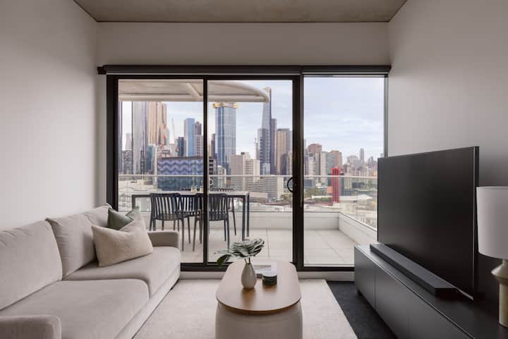 2bd | Immaculate Skyhigh Apartment |Prime Location - Australia