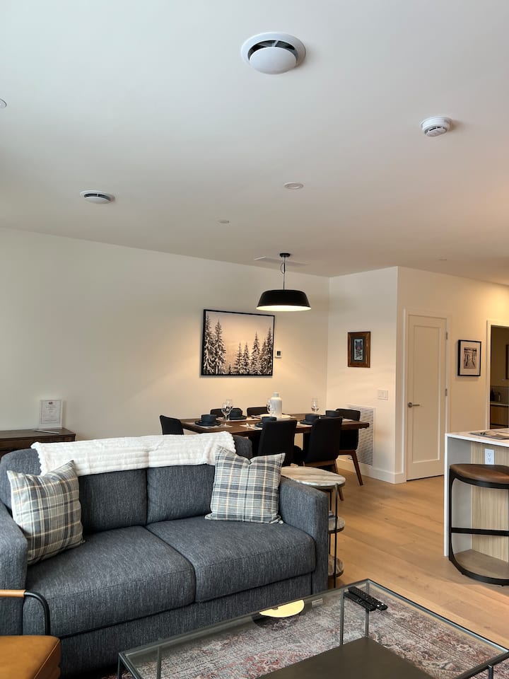 Apres Hideaway - Revelstoke