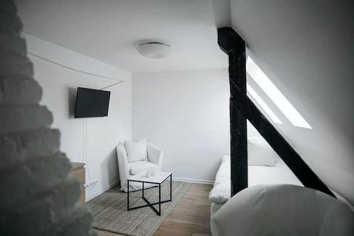 Wonderful Studio With Roof Beams In The Old Town - Stockholm