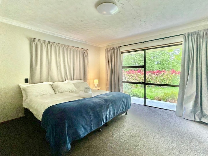 Magnificent Kimbell Lodge (3 Bedrooms) - Fairlie
