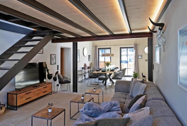 Holiday Apartment “Zur Schmiede – Alploft 1” - Mittenwald