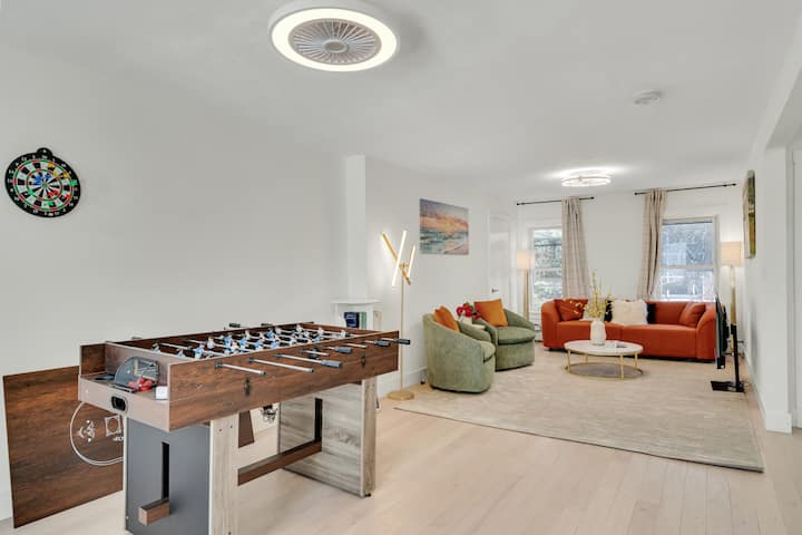 Entire 2 Level, 4 Beds, Two Full Bath, Sleep 6 - Cambridge