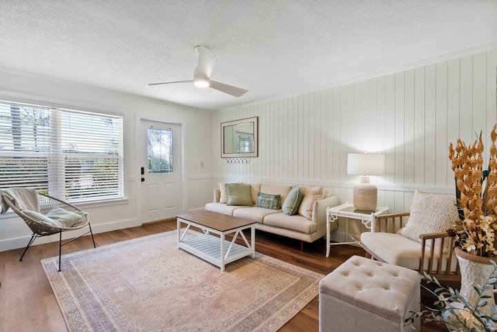 Waterfront 2br | Single-level | King & Queen Beds - Stuart, FL