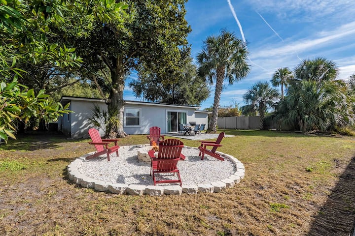 The Palmstone | Near The Beach • Fire Pit - Atlantic Beach, FL