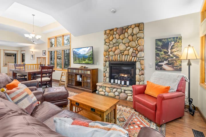 Estes Park Getaway | Hot Tub | Minutes To Rmnp - Estes Park, CO