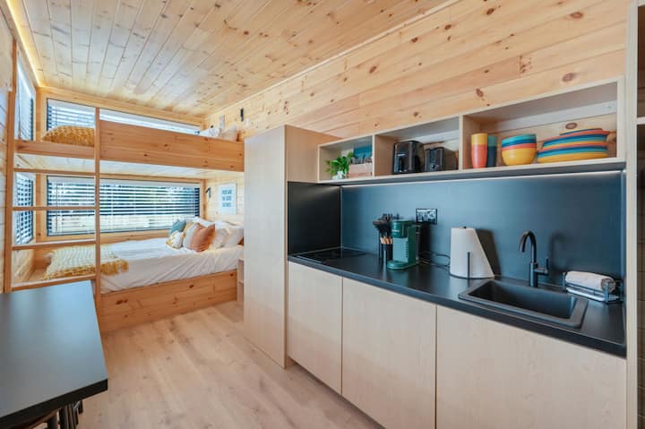 Waterfront Access Cabin | Private Hot Tub + Yard - Fort Walton Beach, FL