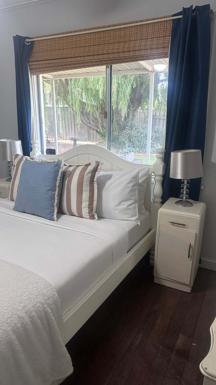 7 Pet-friendly Beachside Bungalow 3br350m To Sand - Mandurah